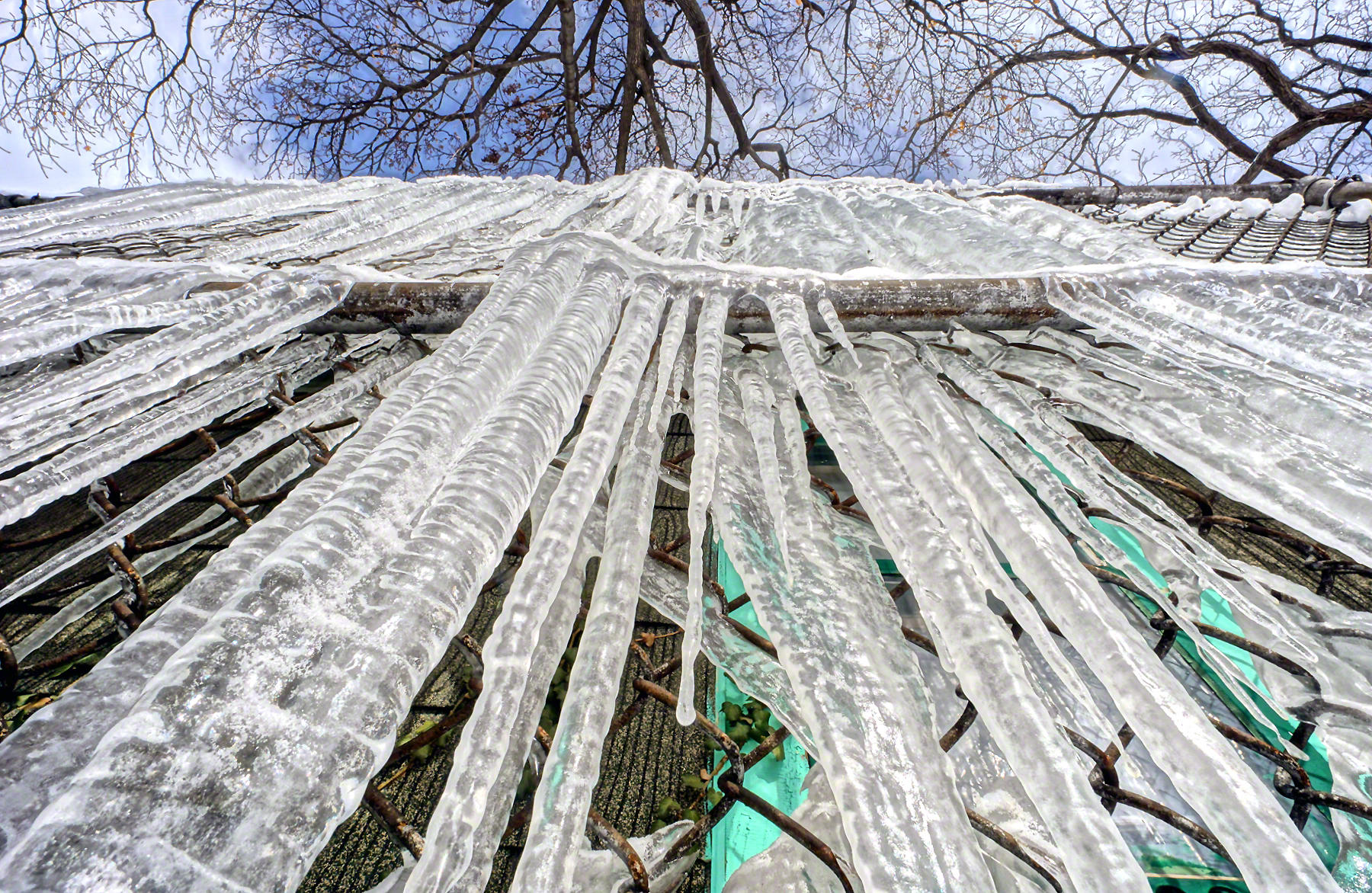 Ice Fence with Sky – Studio Michaelino